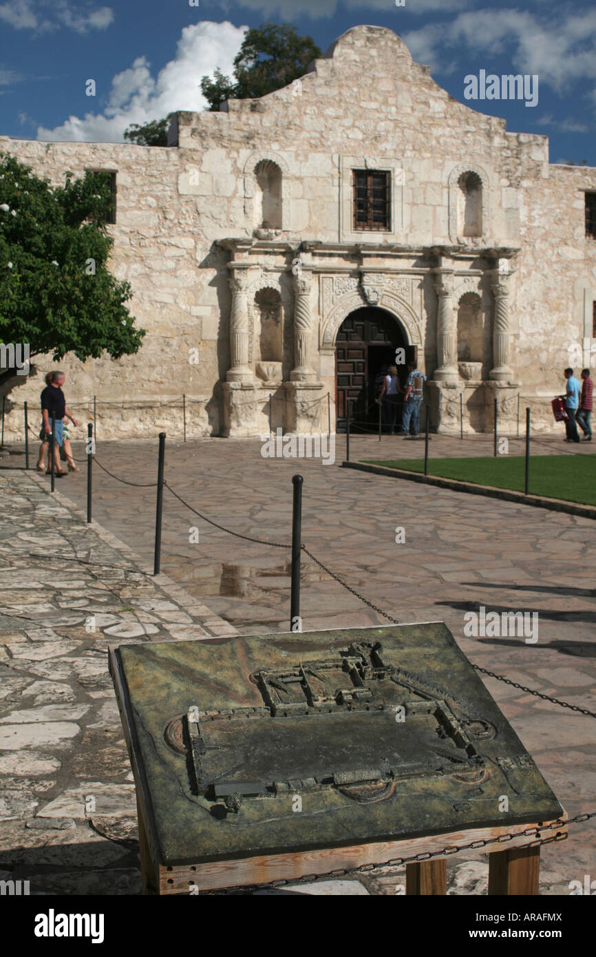 The Alamo, Bronze model of original compound in foreground Stock Photo ...