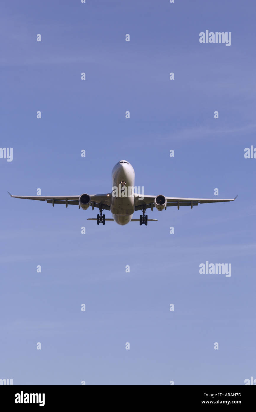 Intercontinental airplane hi-res stock photography and images - Alamy