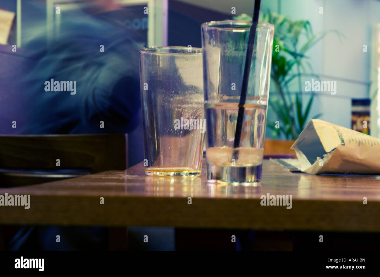 Unwashed drinking glasses hi-res stock photography and images - Alamy