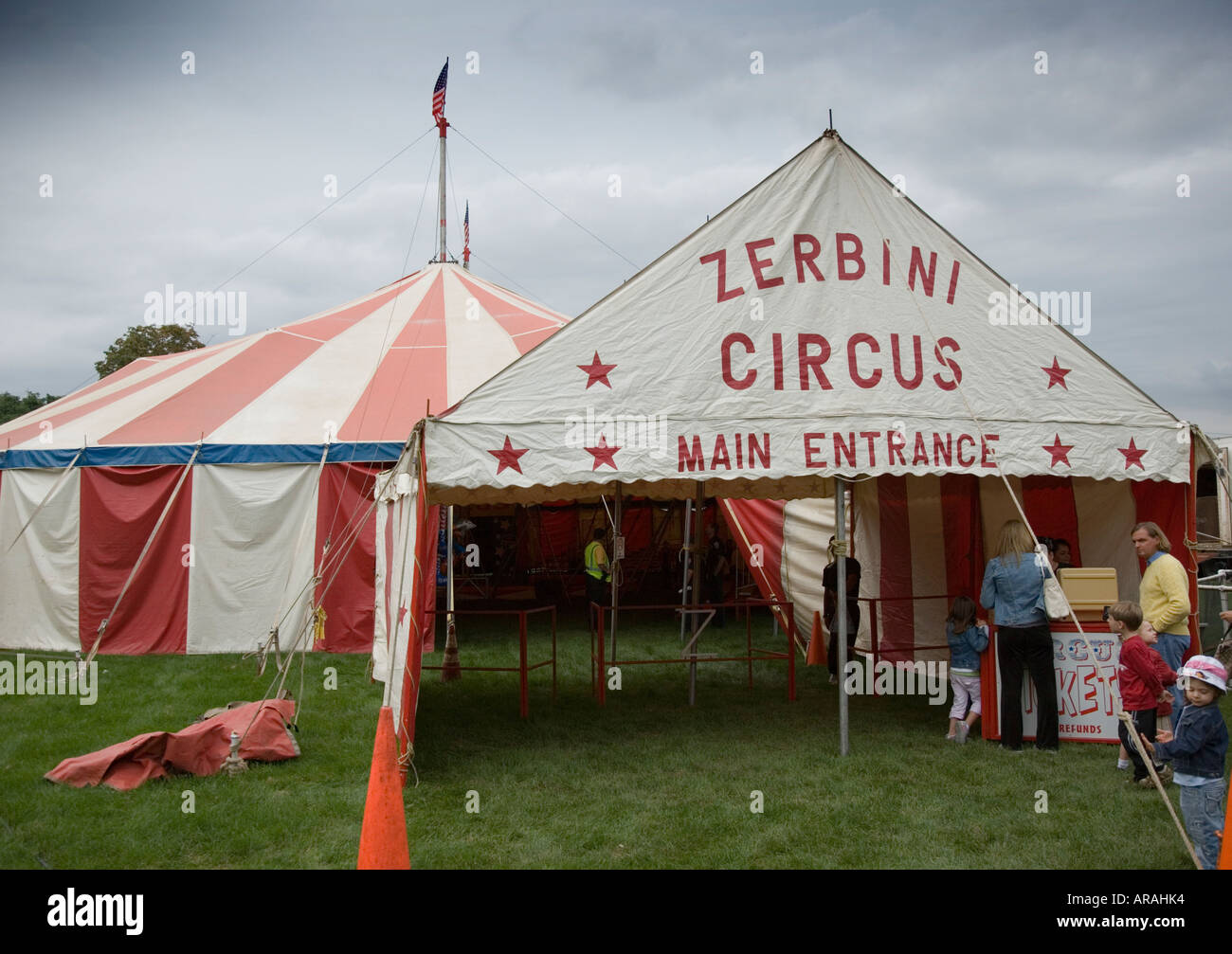 Circus hi-res stock photography and images - Alamy