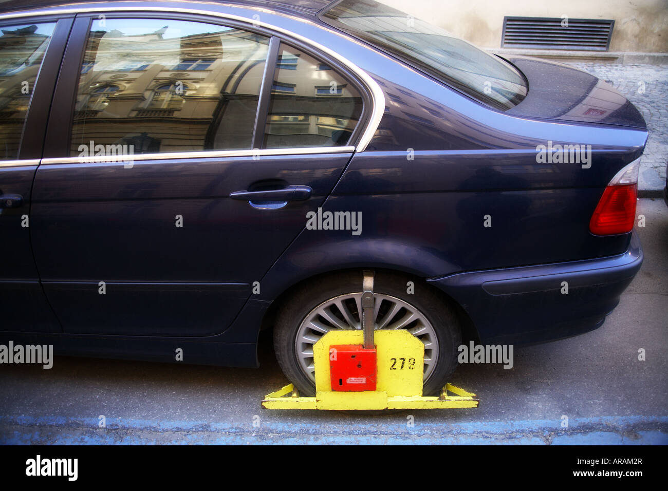 Parking wheel clamp wheel clamp denver boo hi-res stock photography and ...