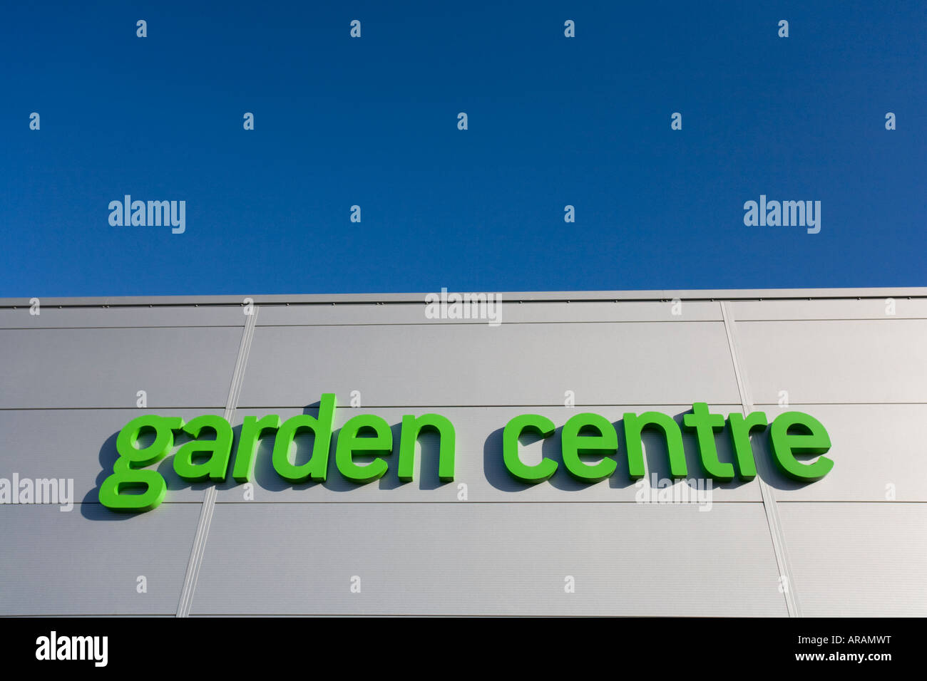 Homebase shop sign hi-res stock photography and images - Alamy