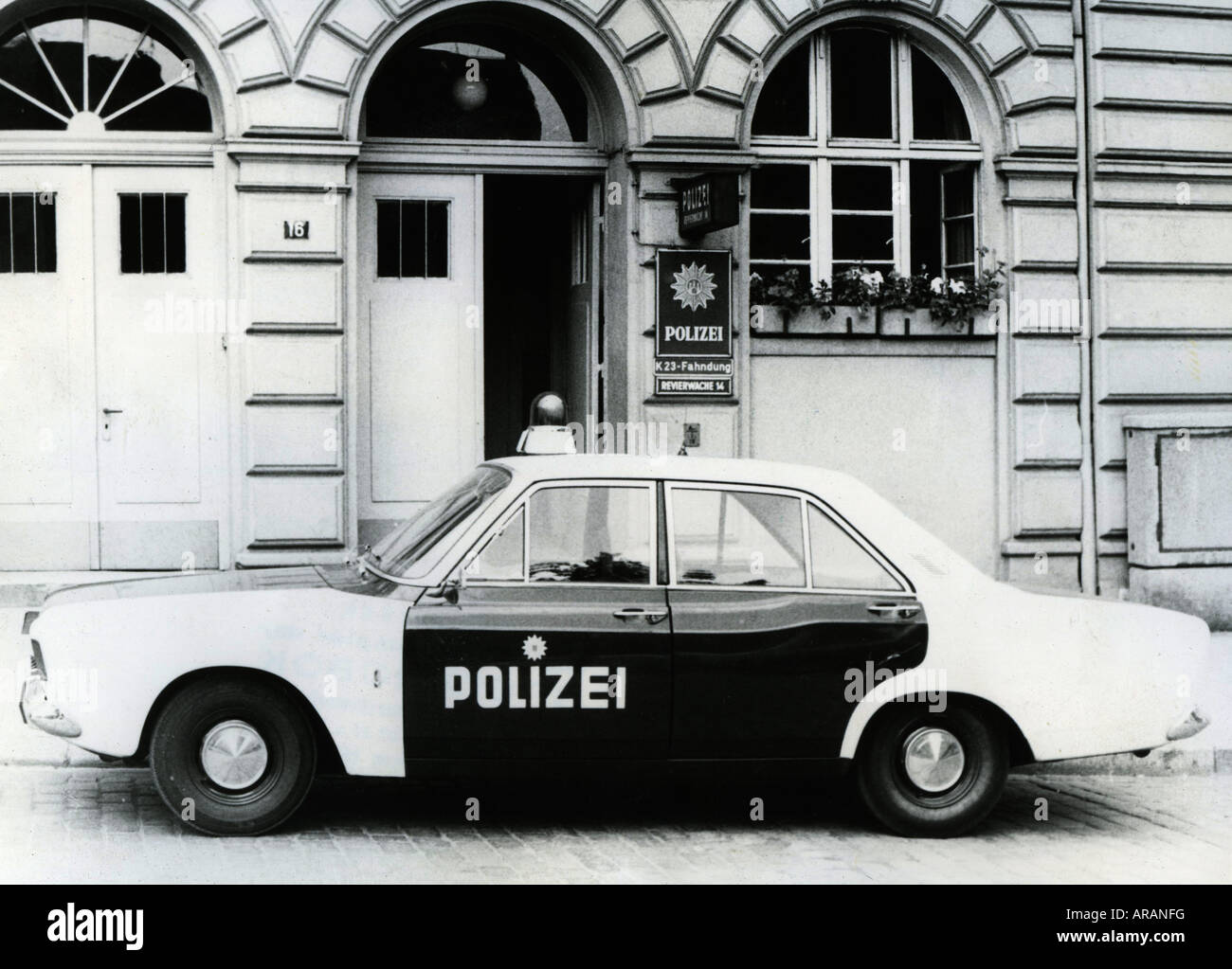 police, Germany, vehicles, patrol car in front of the police station ...