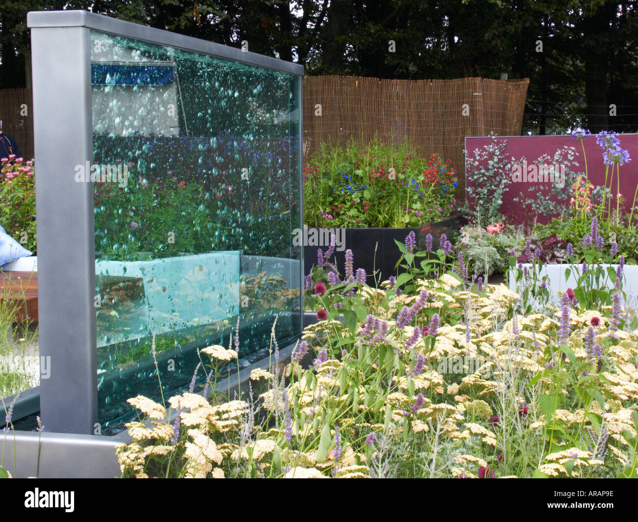 Flower show unusual water feature hi-res stock photography and images ...