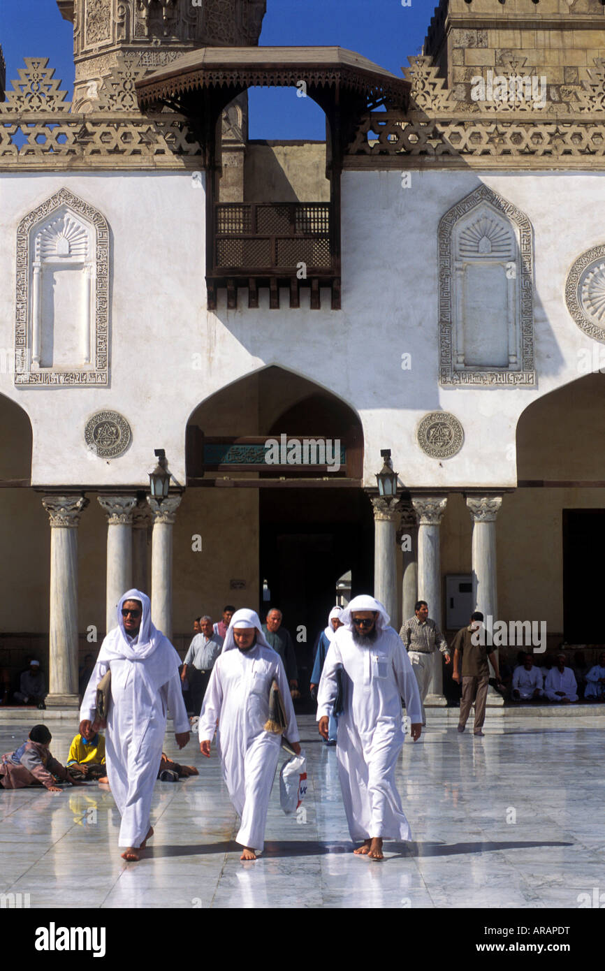 Muslim clerics in Al Azhar Mosque, Cairo Egypt Stock Photo - Alamy