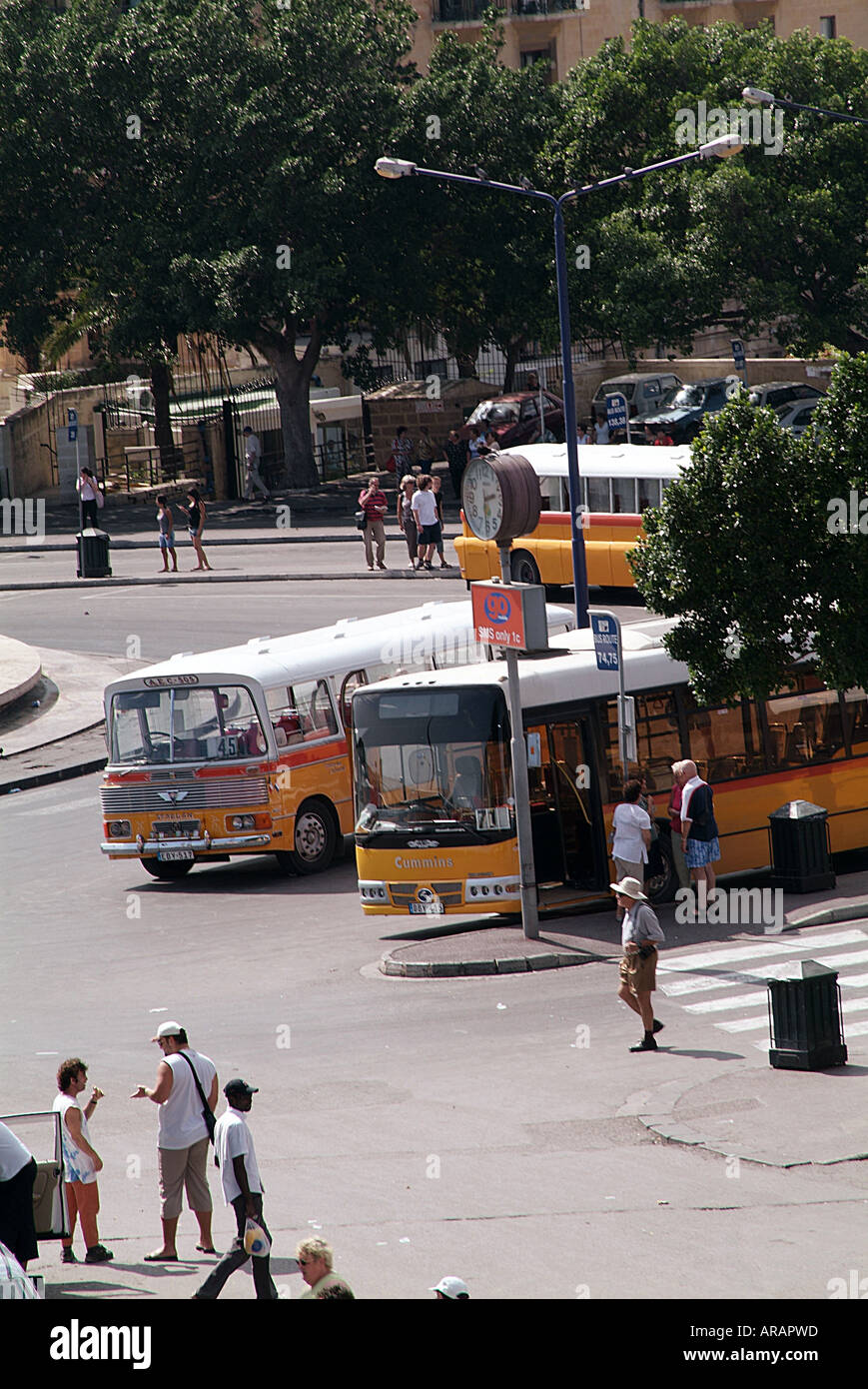 Buses valetta hi-res stock photography and images - Alamy