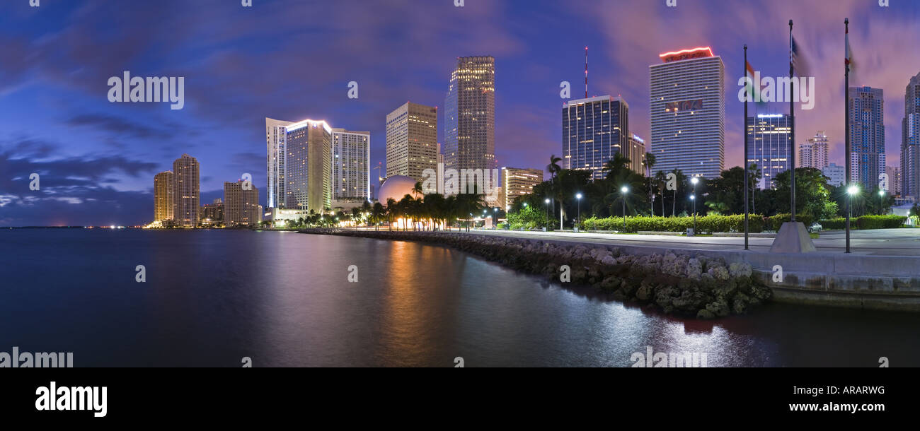 Downtown Miami, Florida, skyline reflects in Biscayne Bay at dawn Stock ...