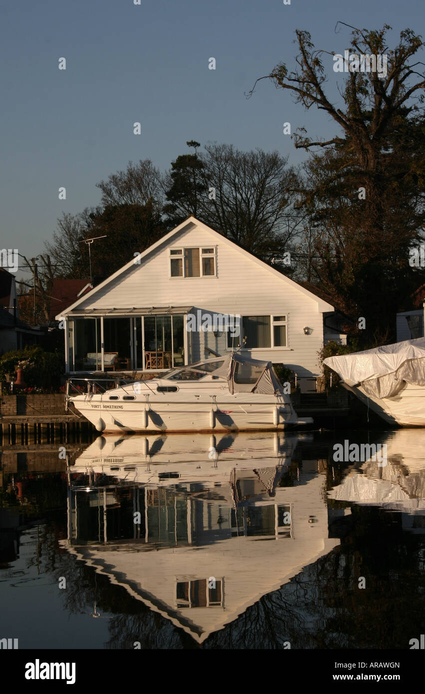 house by the river Stock Photo - Alamy