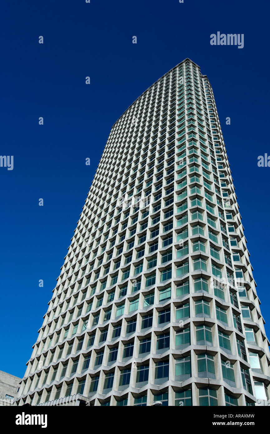Centre point london hi-res stock photography and images - Alamy