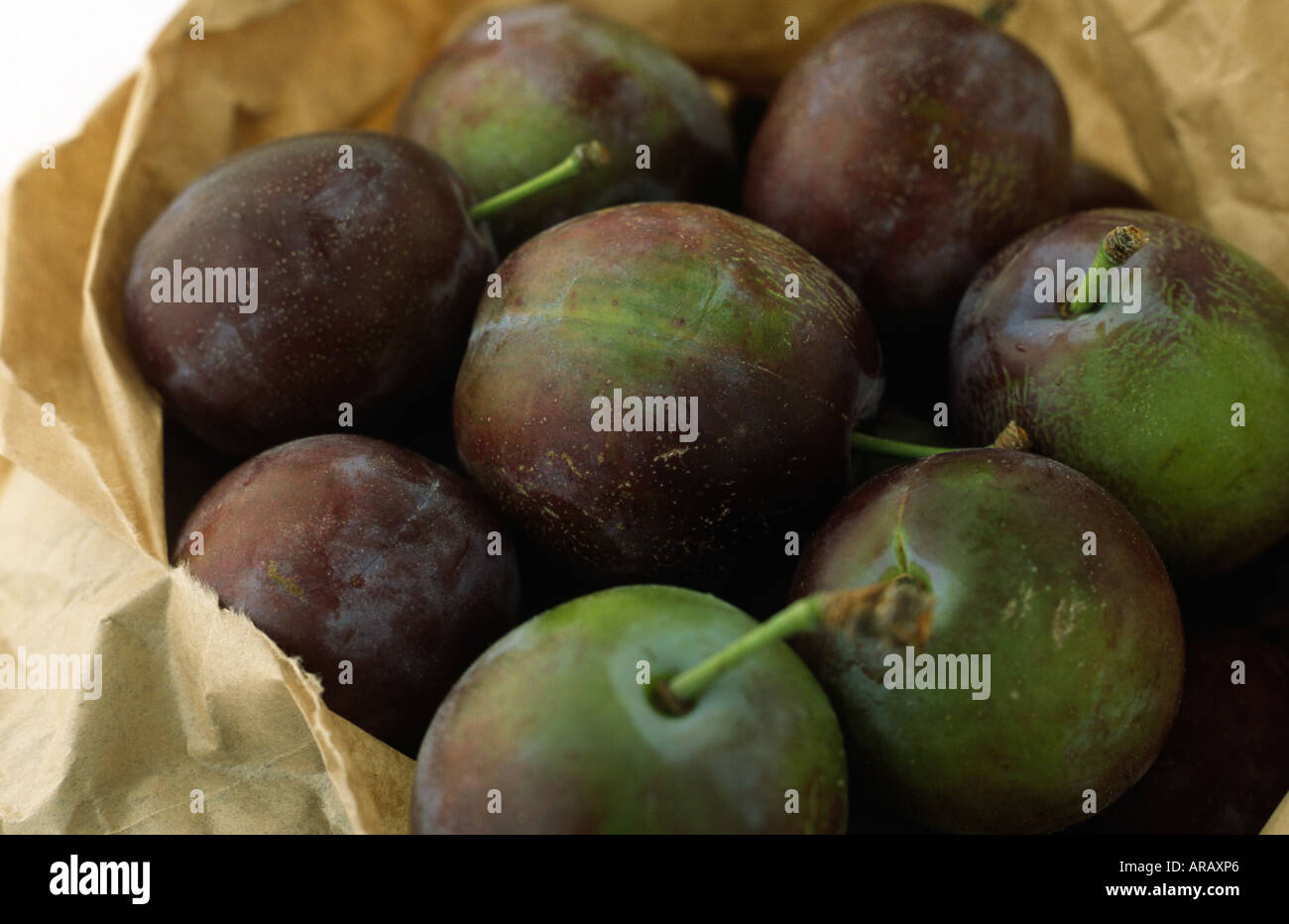 Bag of plums Stock Photo - Alamy