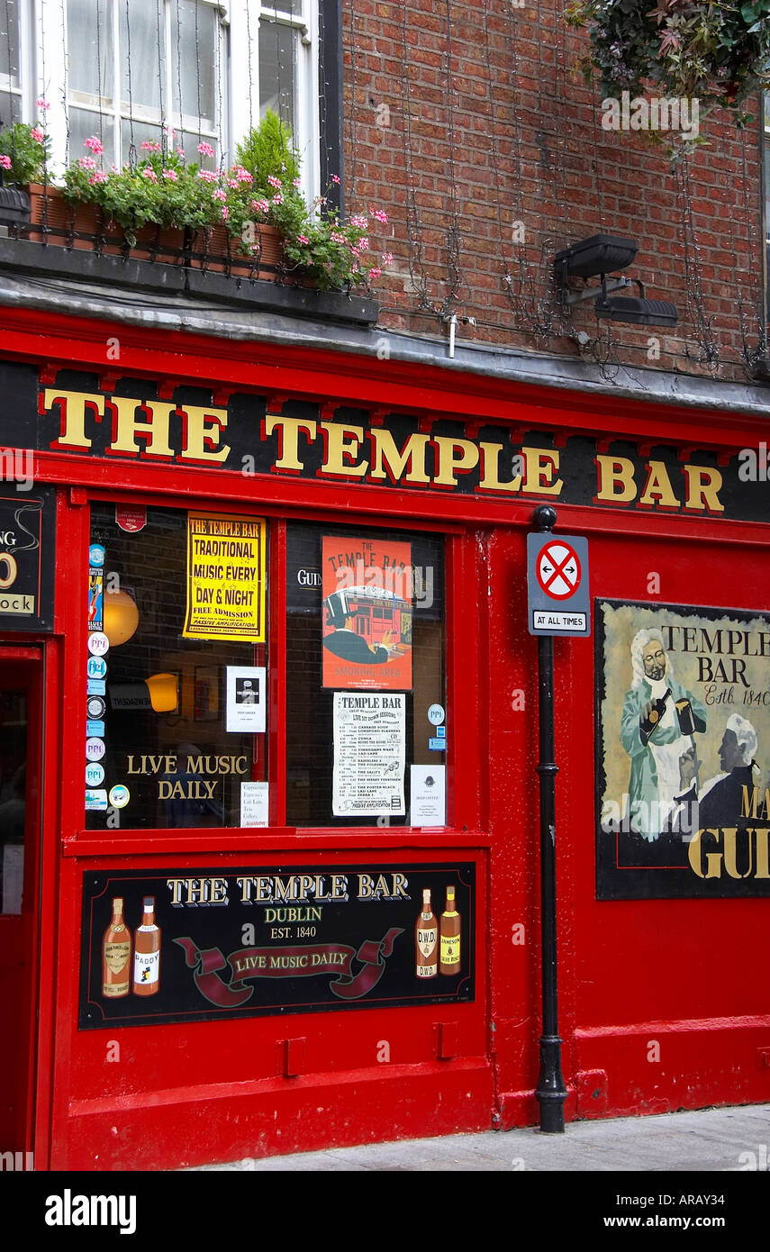 Pubs settlements sights societies taverns villages hi-res stock ...