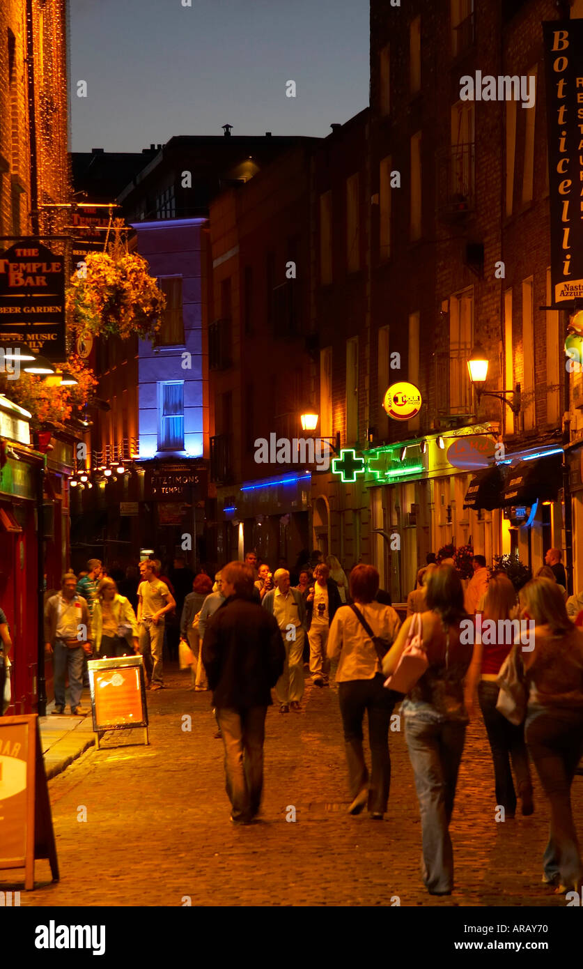 Temple bar temple lane hi-res stock photography and images - Alamy