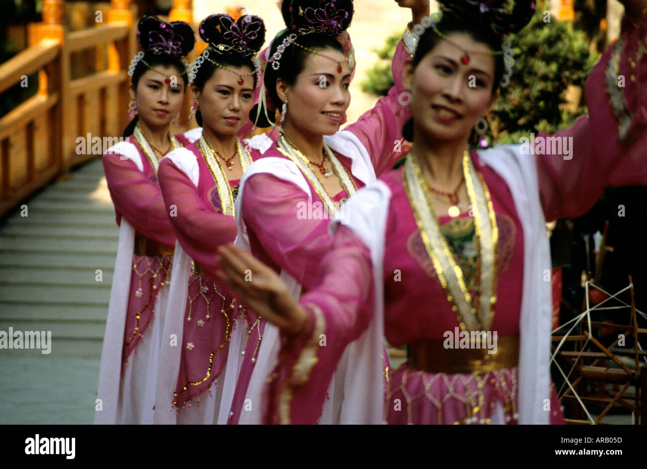 Chinese Women in Traditional Costume Stock Photo - Alamy