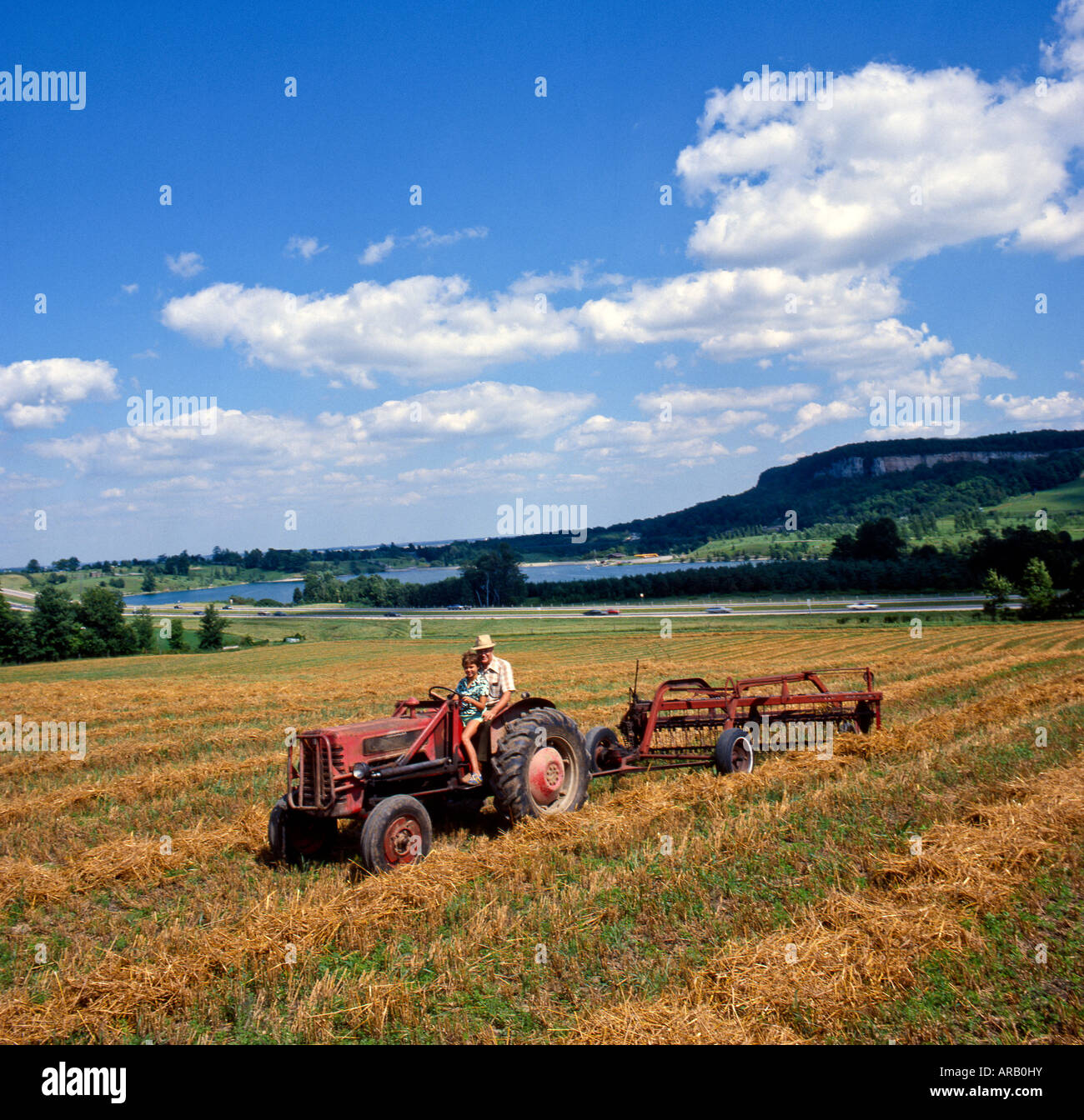 Farmer harvesting corn ontario hi-res stock photography and images - Alamy