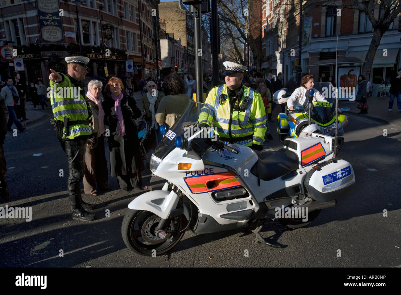 Motorcycle cops hi-res stock photography and images - Alamy