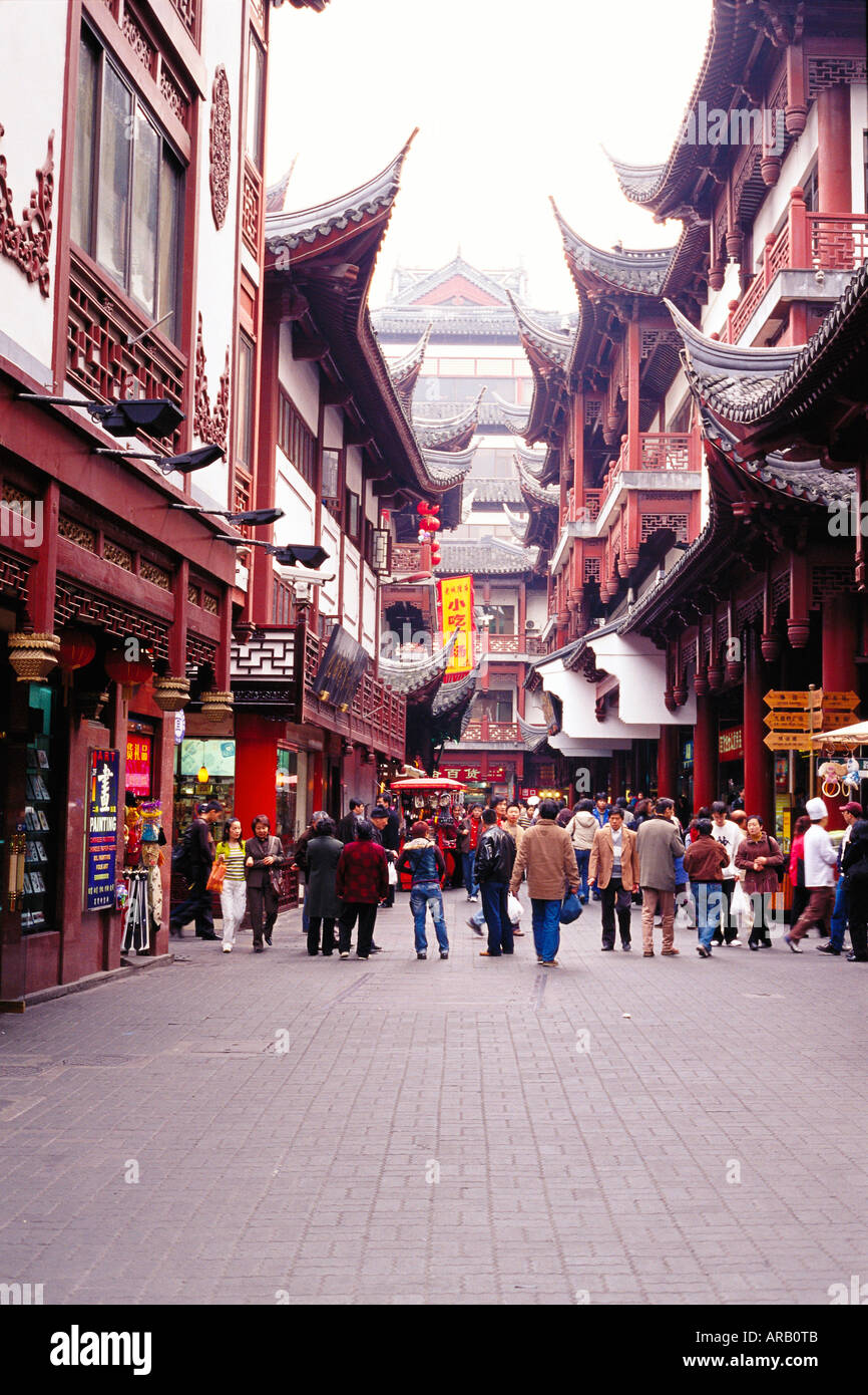 Shanghai outdoor shopping mall hi-res stock photography and images - Alamy
