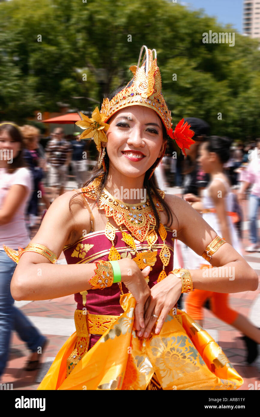 Multicultural australia crowd hi-res stock photography and images - Alamy