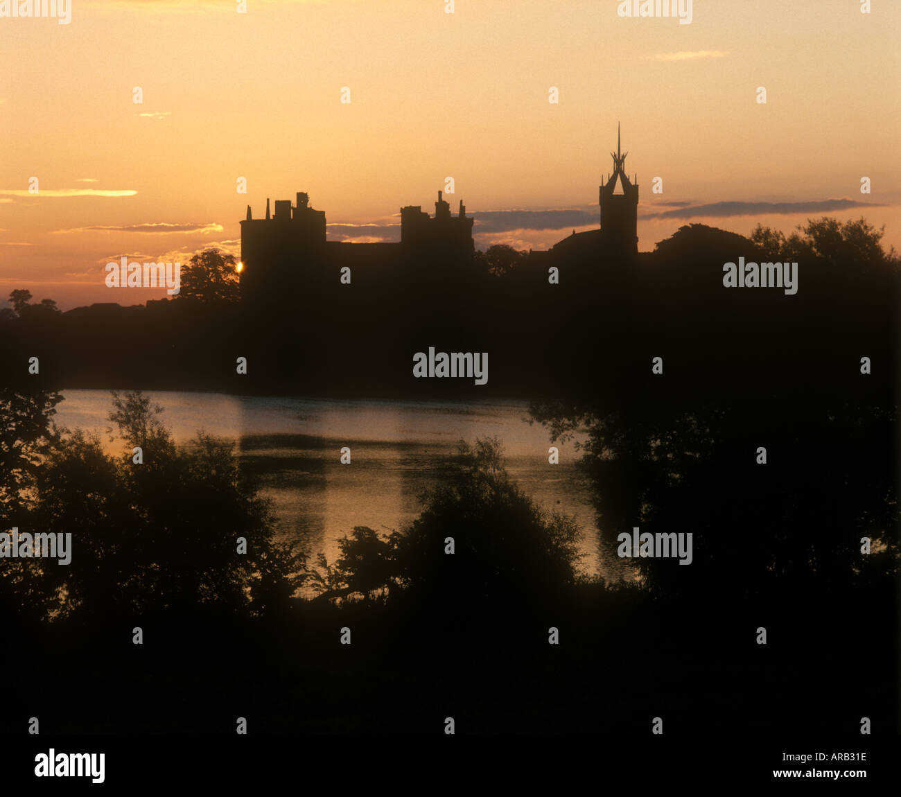 Linlithgow Loch and Palace at dawn Linlithgow West Lothian Scotland ...