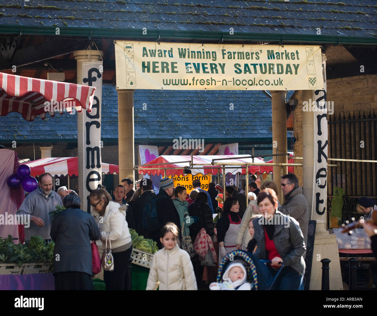 Stroud Farmers Market, Stroud, Gloucestershire, UK Stock Photo - Alamy