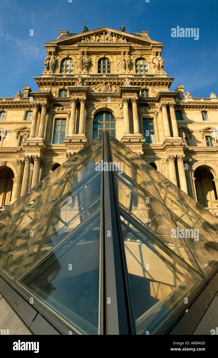 Glass ceiling louvre pyramid hi-res stock photography and images - Alamy