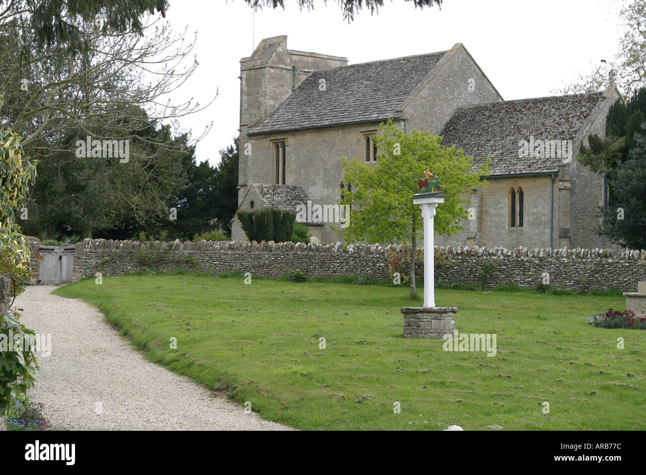 Kencot church village green hi-res stock photography and images - Alamy