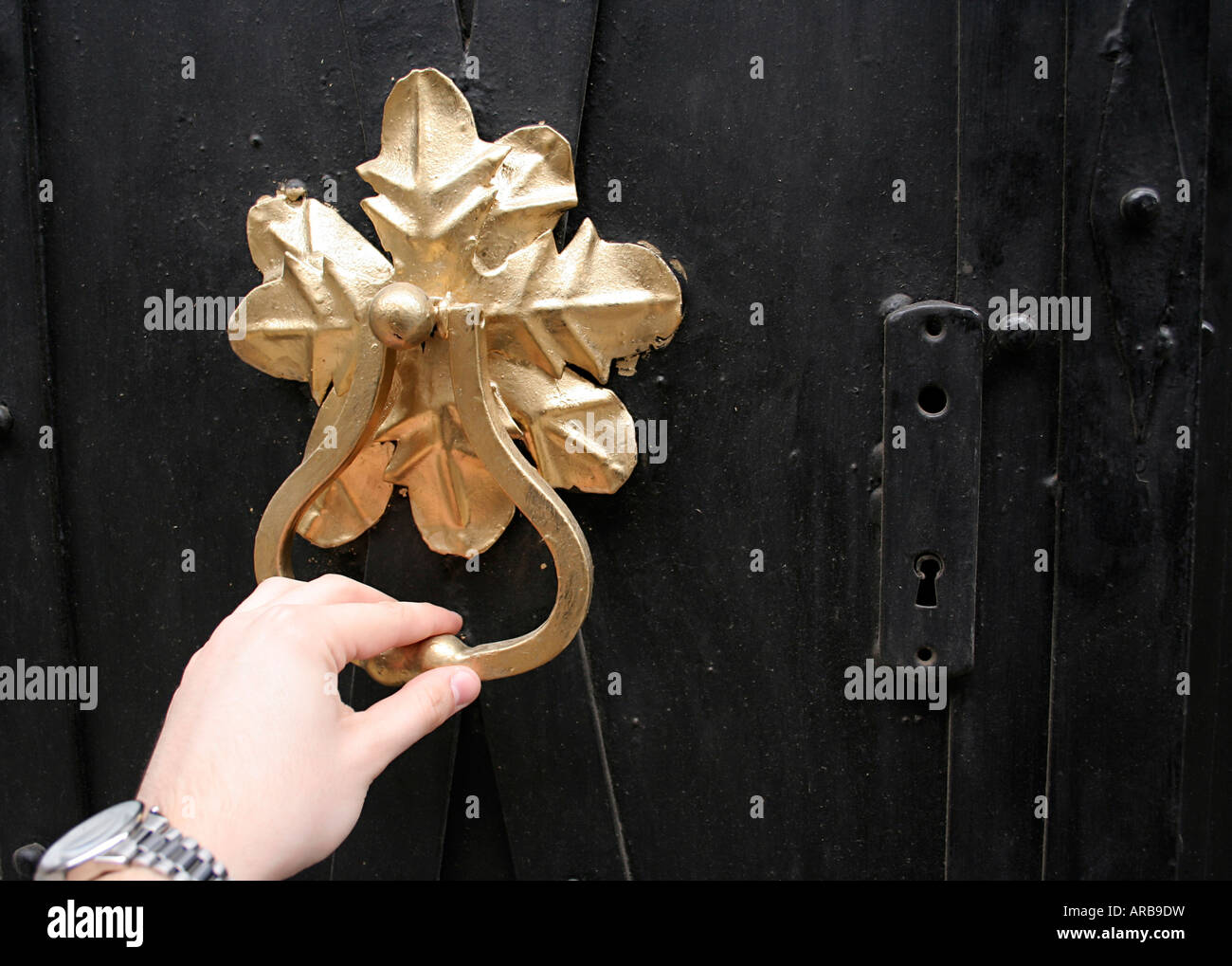 Money hands door hi-res stock photography and images - Alamy