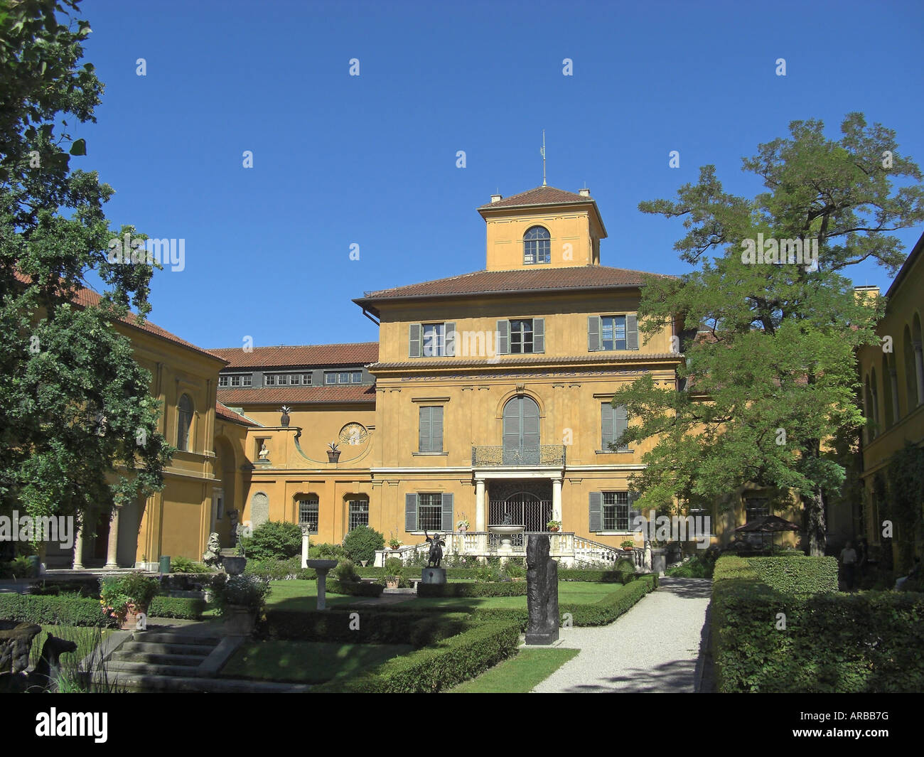 Lenbachhaus munich munich germany architect hi-res stock photography ...