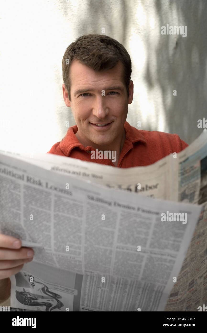 Old newspaper look hi-res stock photography and images - Alamy