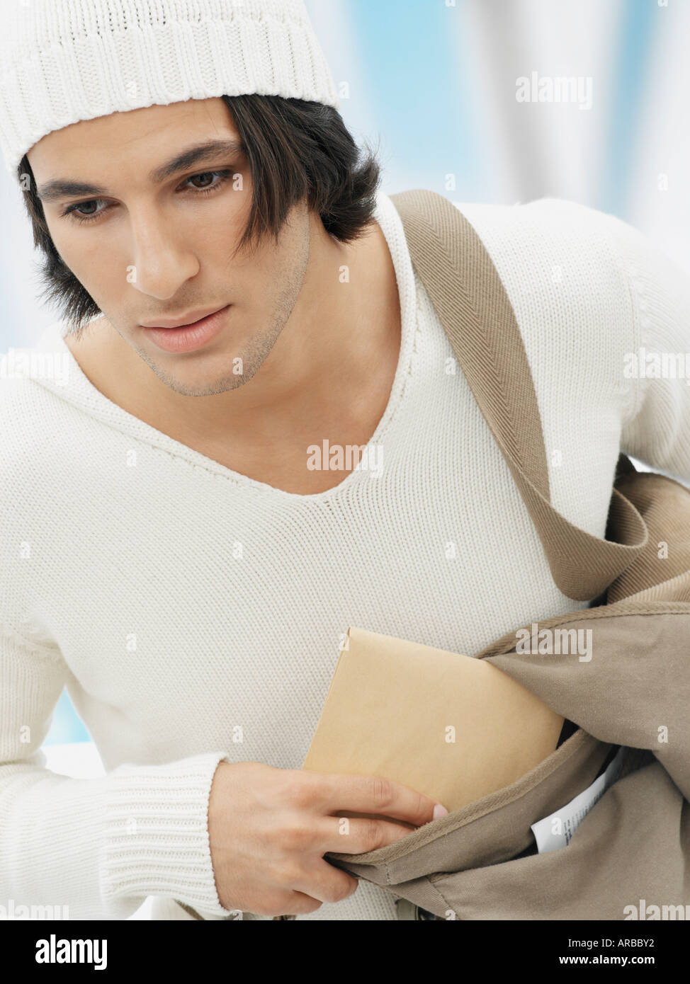 Putting a letter in an envelope hi-res stock photography and images - Alamy