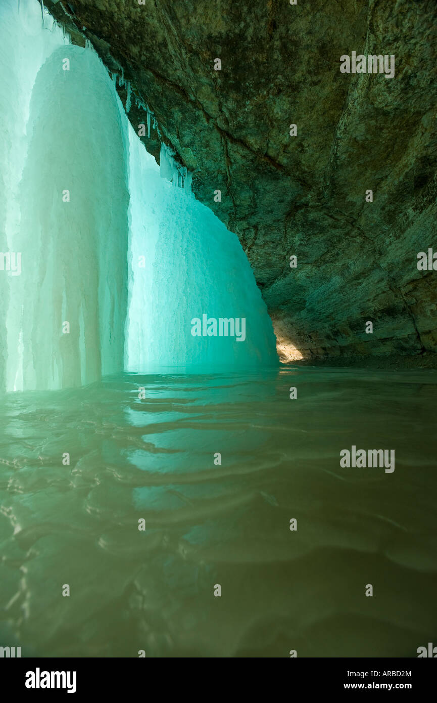 Minnehaha falls frozen hi-res stock photography and images - Alamy