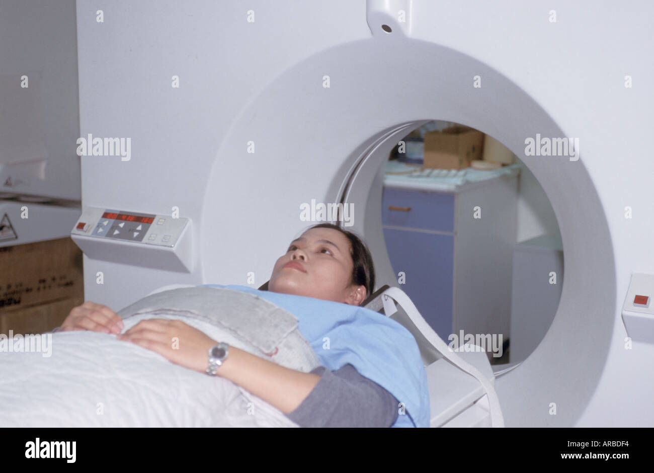 Radiotherapy patient asia hi-res stock photography and images - Alamy