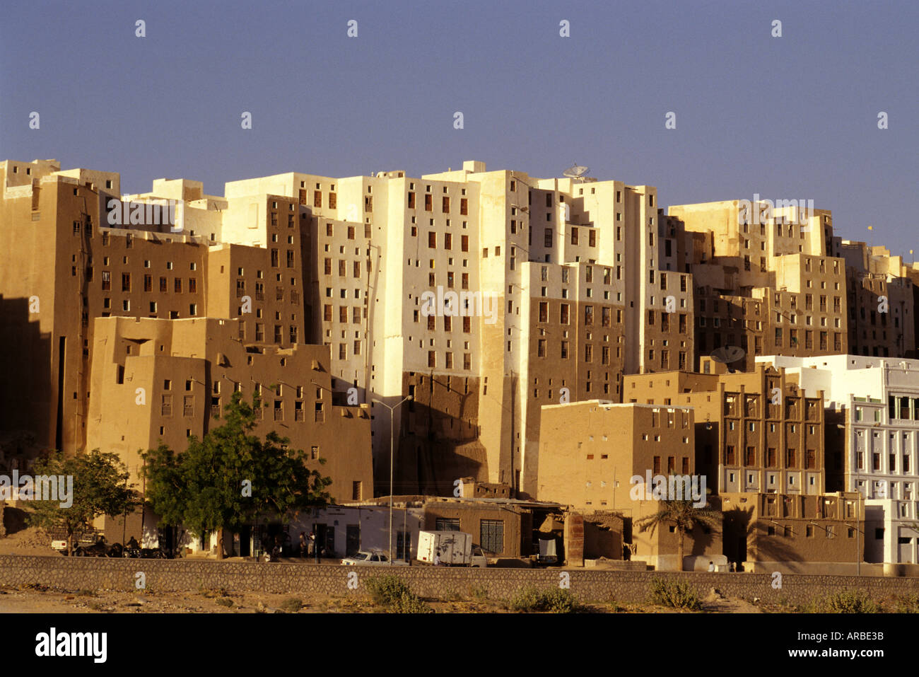 Shibam yemen unesco hi-res stock photography and images - Alamy