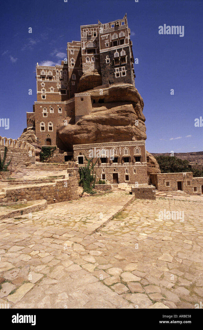 Republic of Yemen Wadi Dhar Dar al Hajar Rock Palace Summer Palace of ...