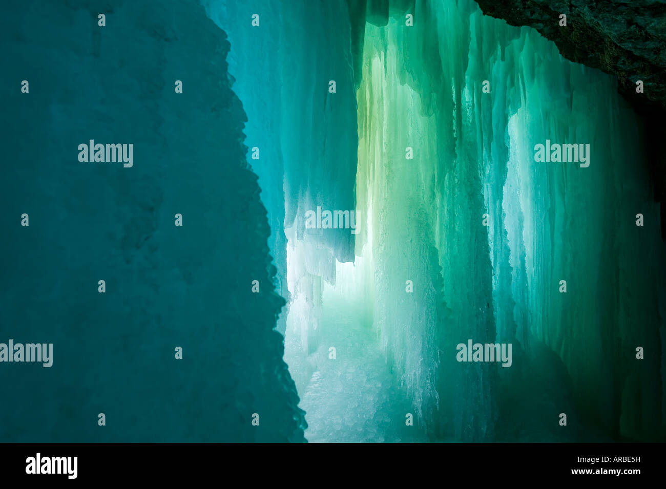Minnehaha falls frozen hi-res stock photography and images - Alamy