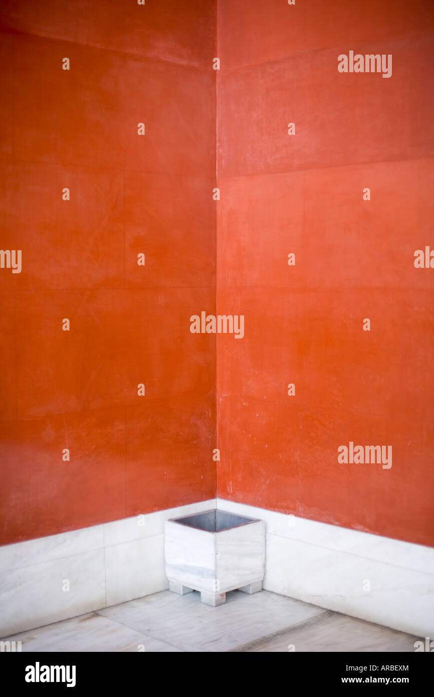 Red corner hi-res stock photography and images - Alamy