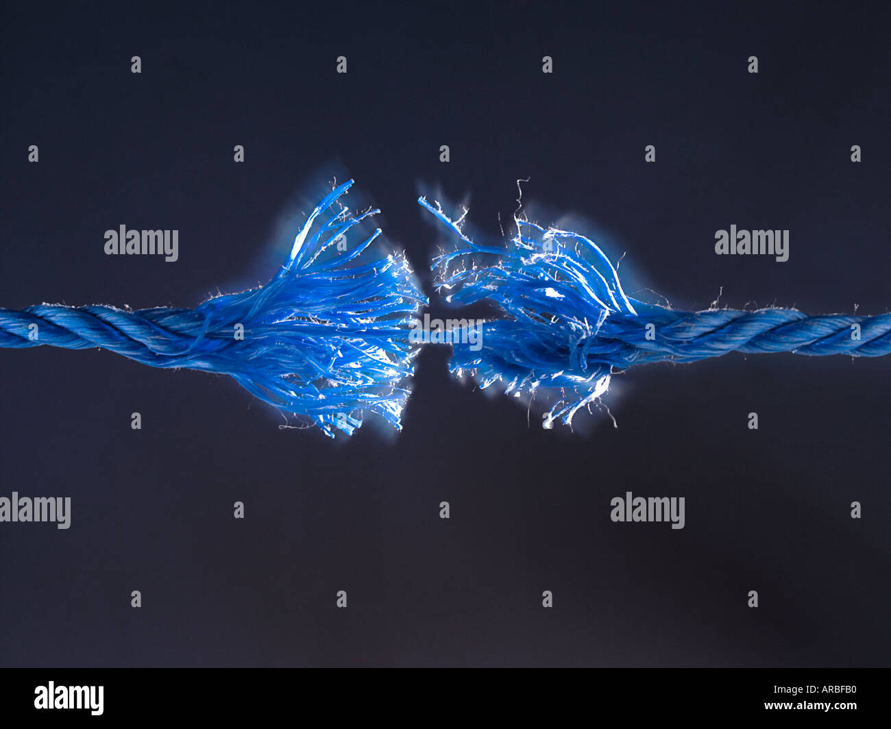 Snapping point hi-res stock photography and images - Alamy