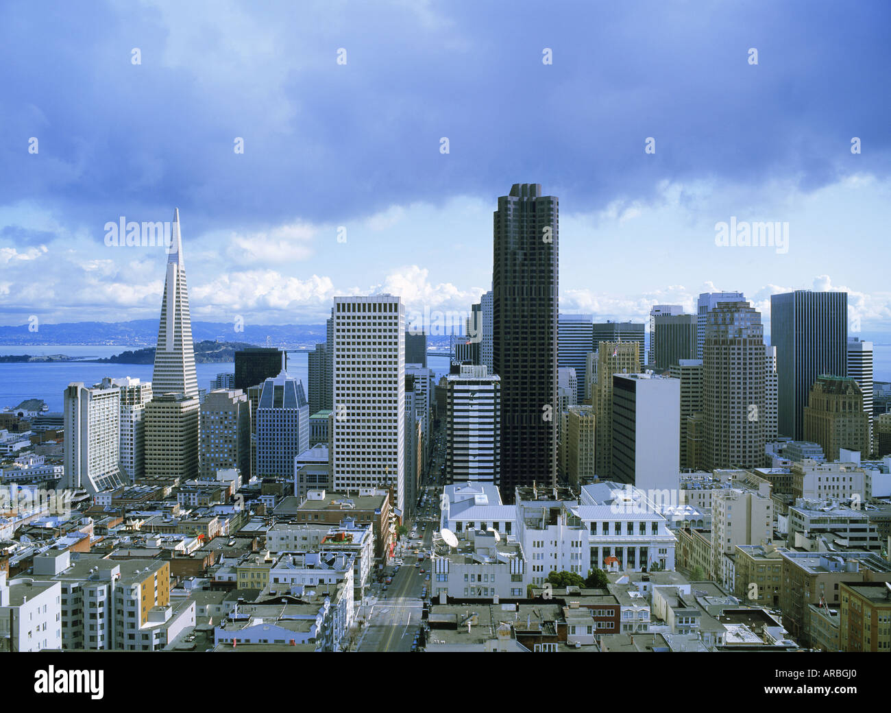 Transamerica Pyramid and San Francisco skyline Stock Photo - Alamy