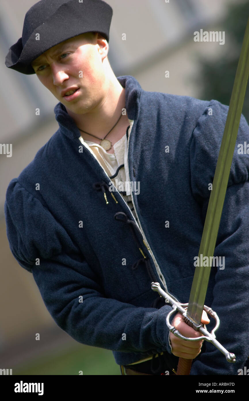 Medieval swordplay hi-res stock photography and images - Alamy