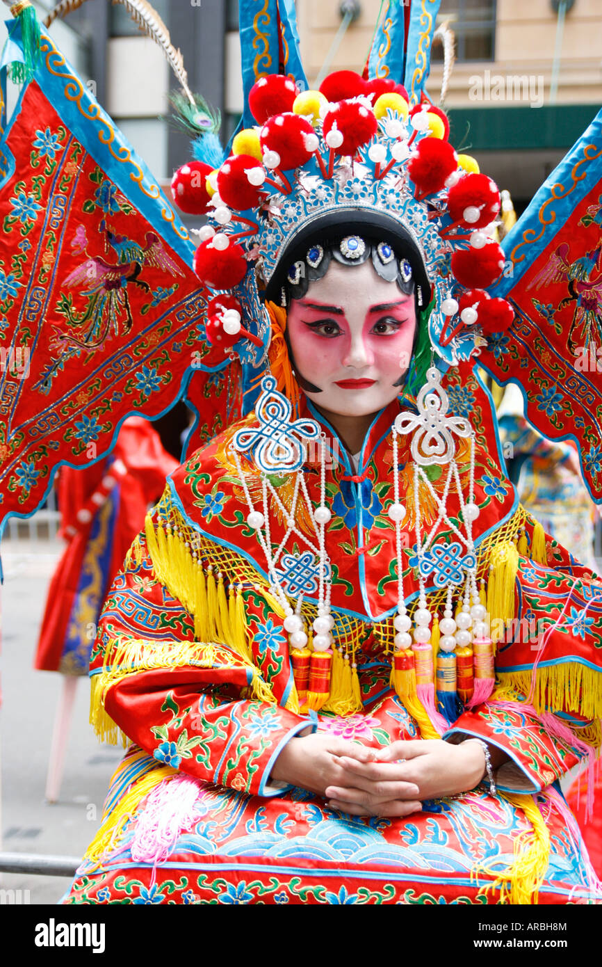 Chinese opera ancient female warrior hi-res stock photography and ...