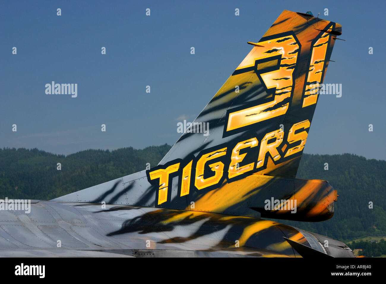 Tail unit hi-res stock photography and images - Alamy