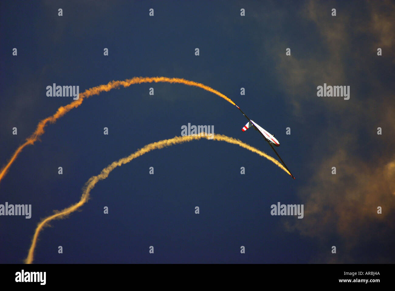 Looping aviation hi-res stock photography and images - Alamy