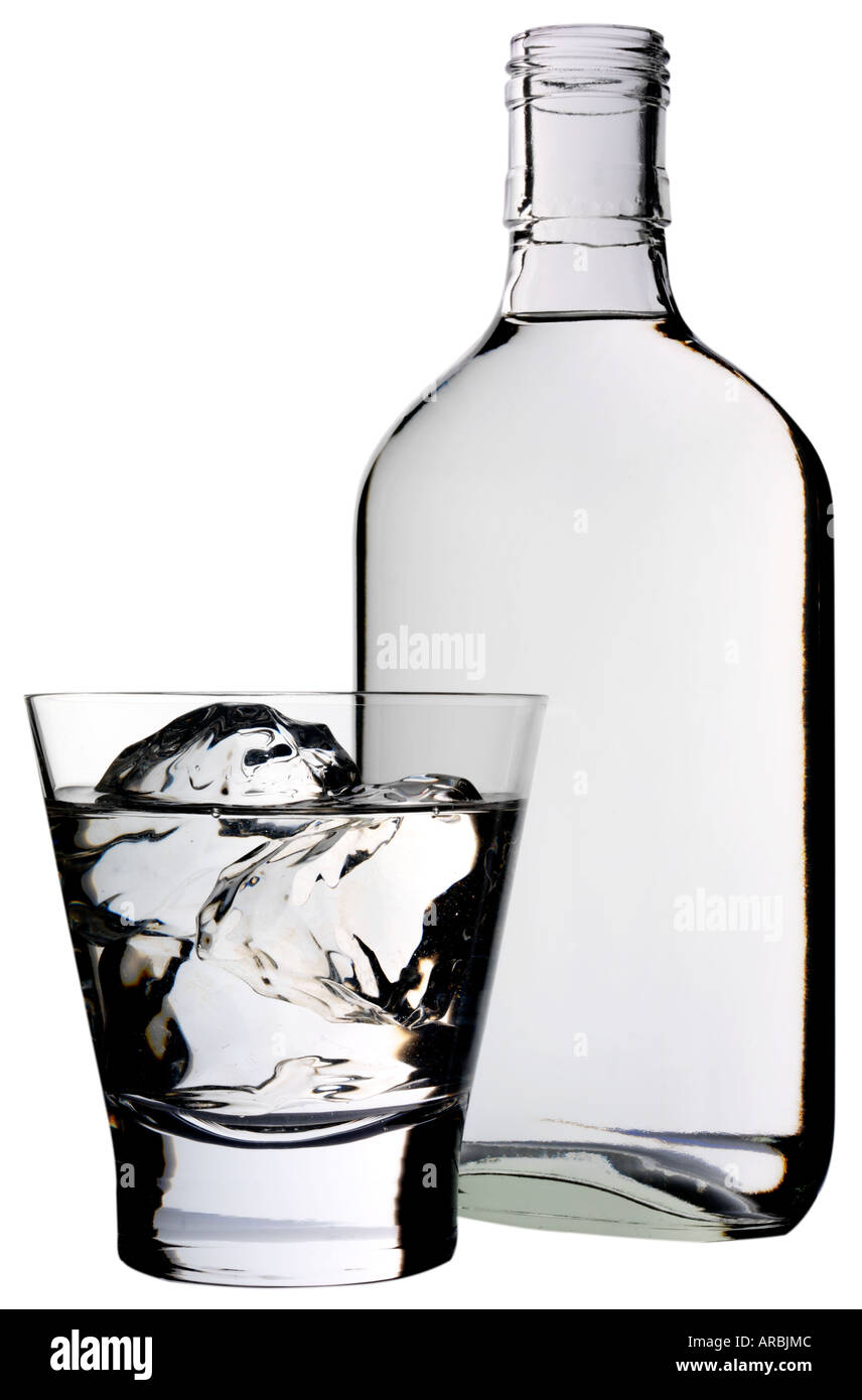 BOTTLE OF GIN / VODKA CUT OUT Stock Photo - Alamy
