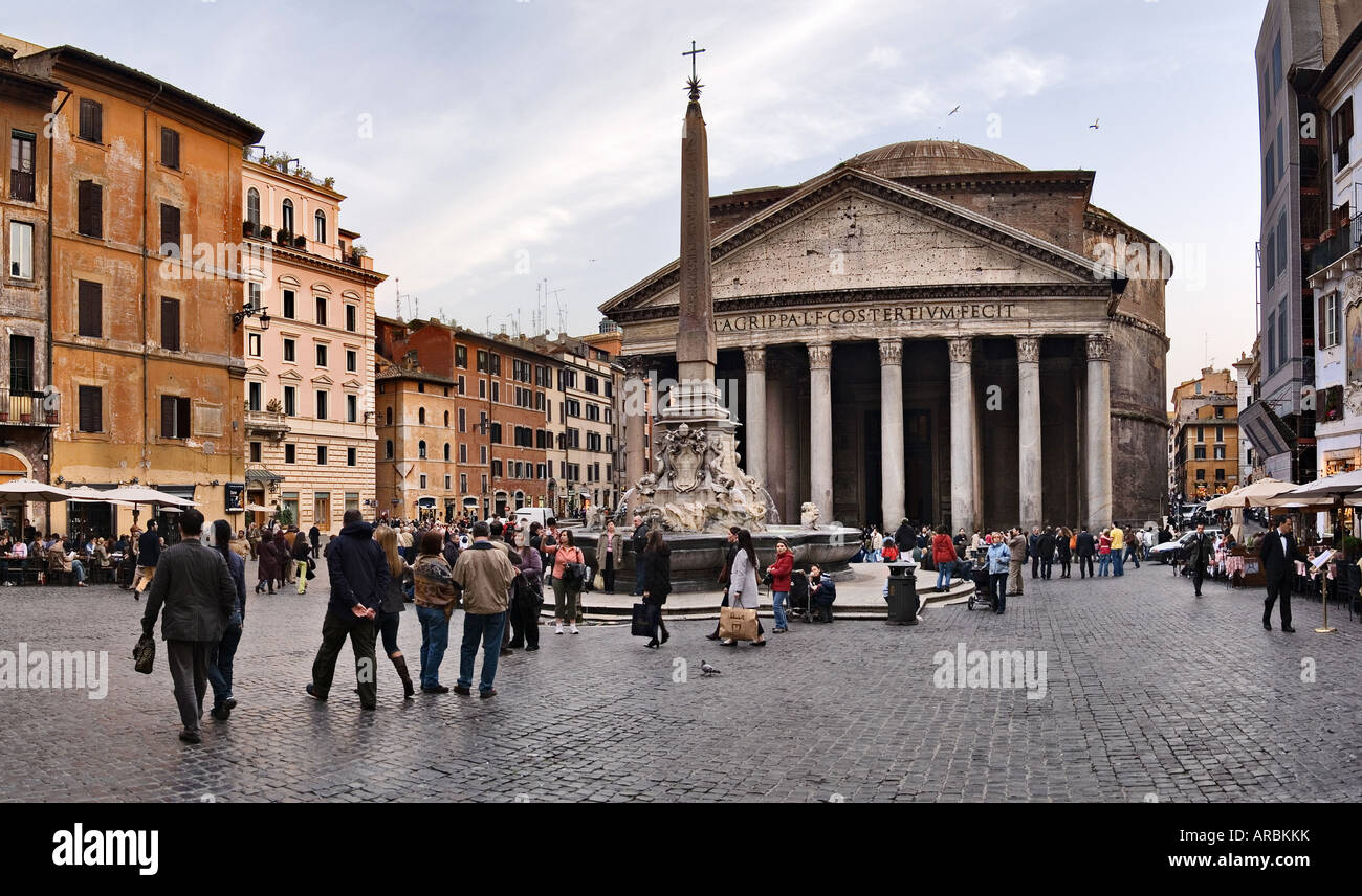 Pantheon roma porta hi-res stock photography and images - Alamy