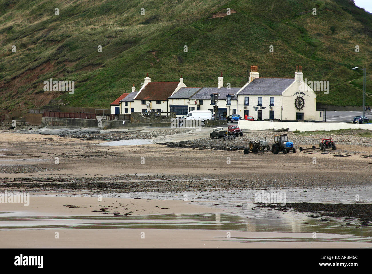 Saltburn cliff lifts and pier Stock Photo - Alamy