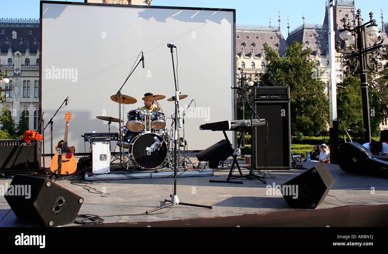 Preparing for concert hi-res stock photography and images - Alamy