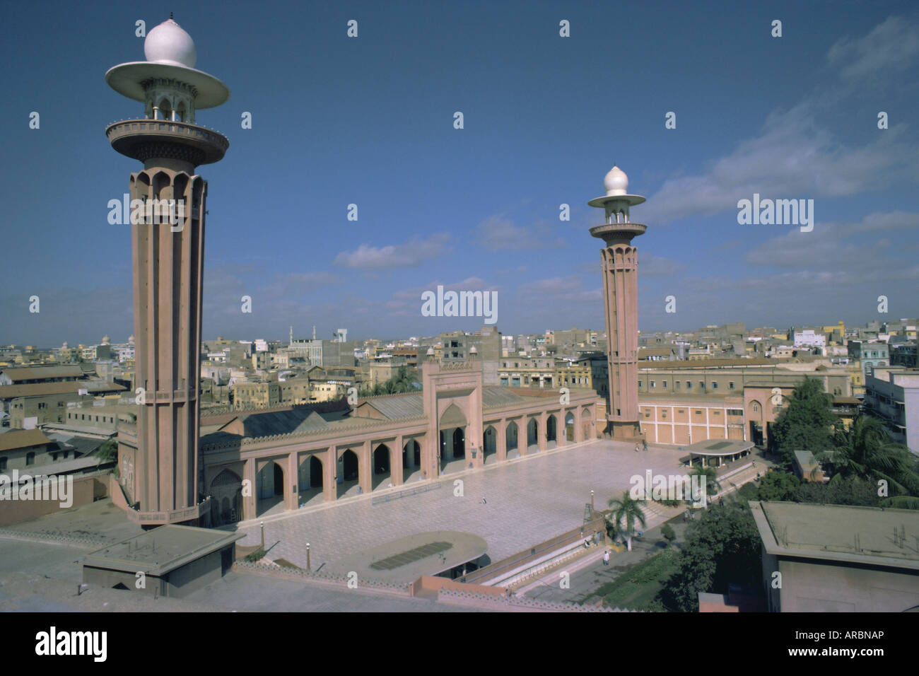 Karachi skyline hi-res stock photography and images - Alamy