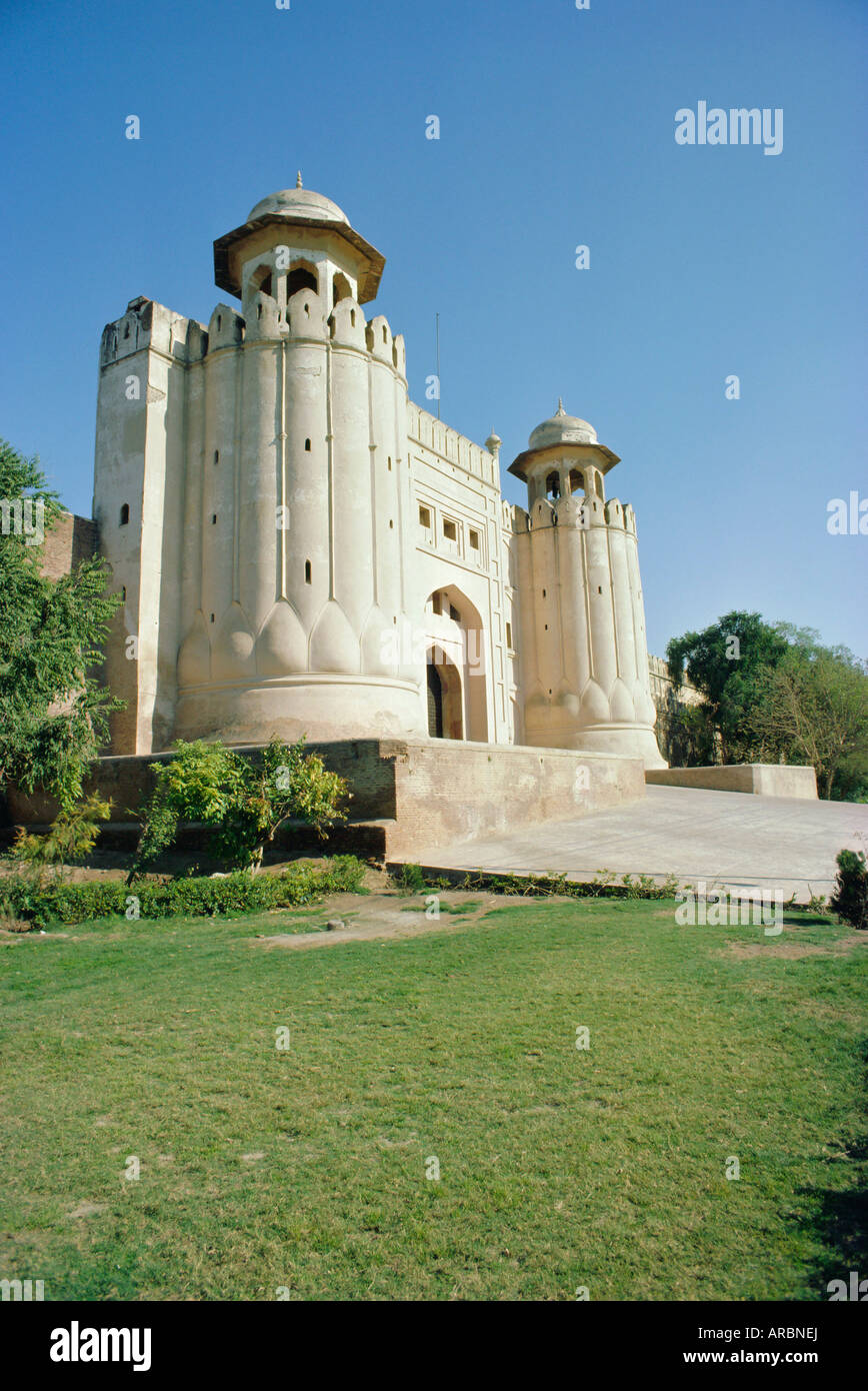 Wall of lahore fort hi-res stock photography and images - Alamy
