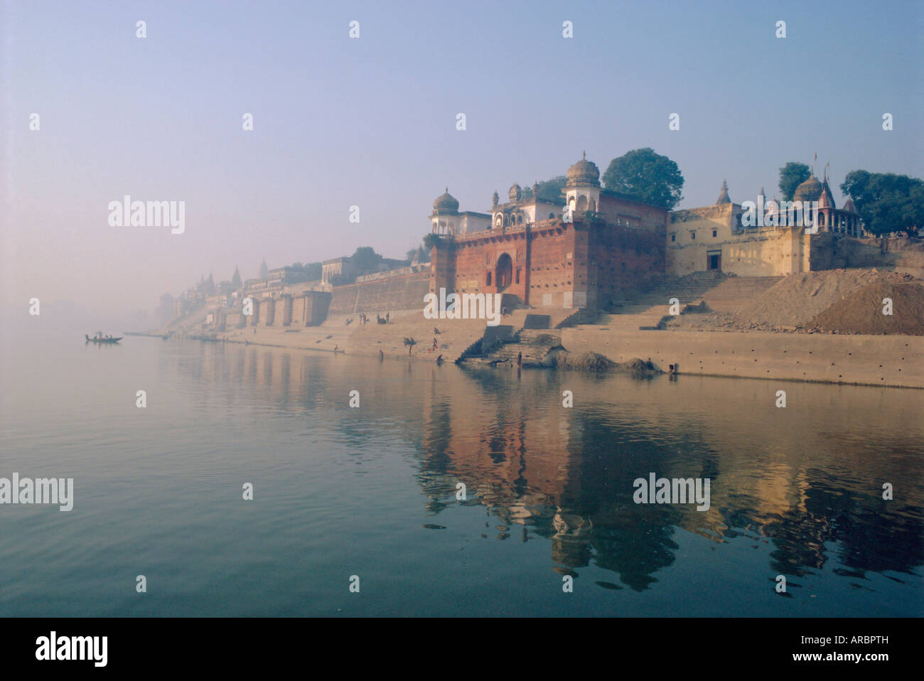 The Ganga (Ganges) River waterfront, Varanasi (Benares), Uttar Pradesh ...