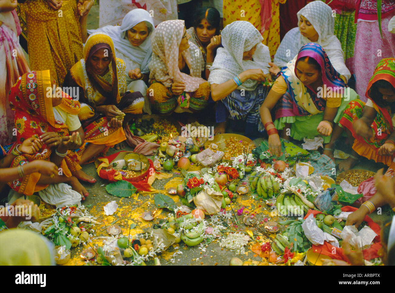 Lakshmi puja hi-res stock photography and images - Alamy