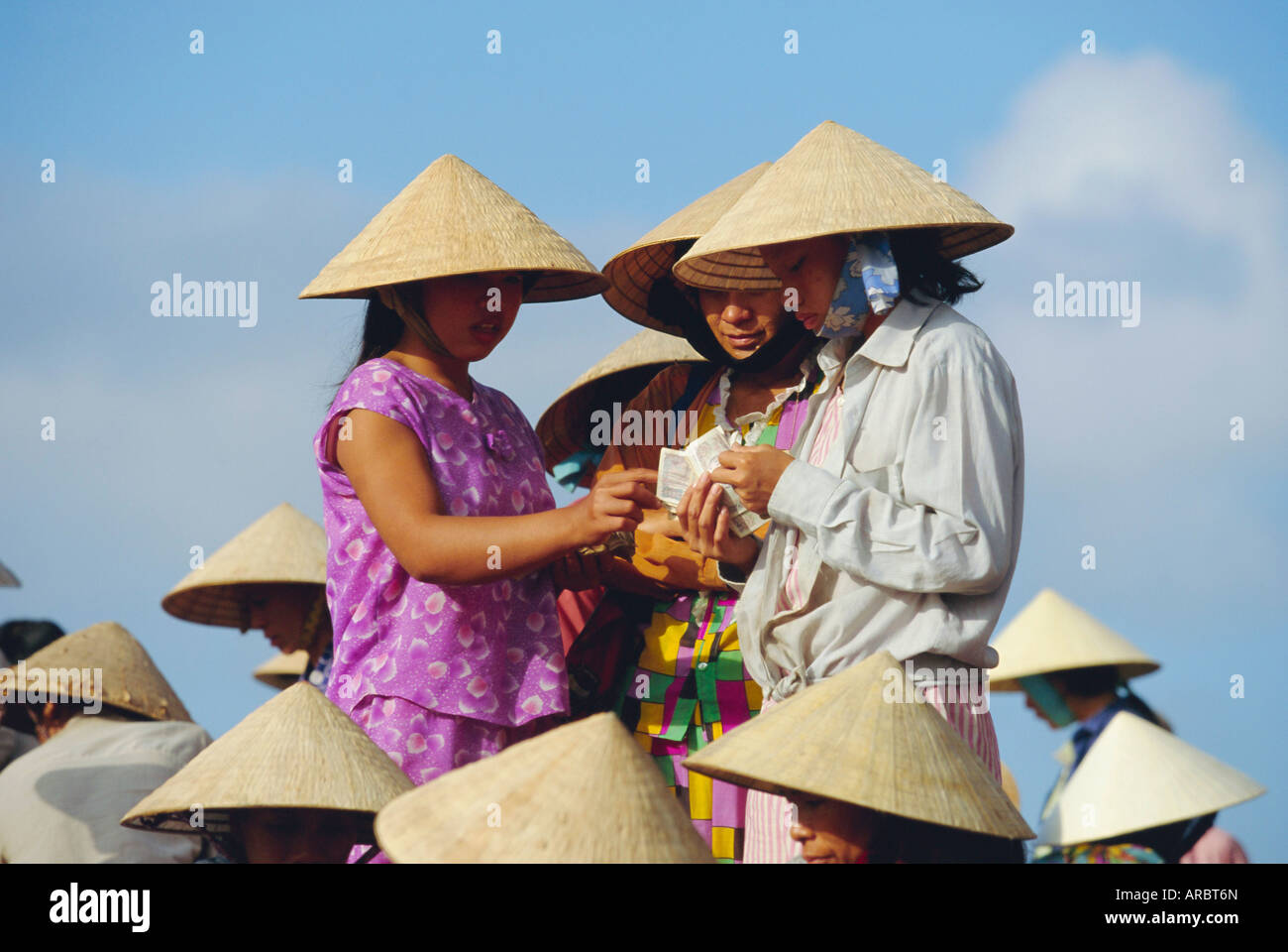 Money market hi-res stock photography and images - Alamy